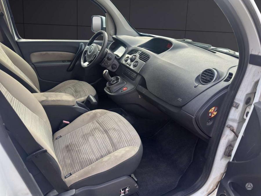Balts Renault Kangoo 2012 Kauņa, ar dzinēja tilpumu 1.46 L un nobraukumu 377 tūkst. km par 3200 €, foto 19 vietnē AUTOMOTO.COM.LV