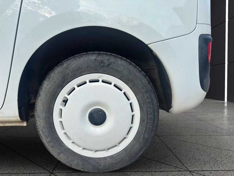 Balts Renault Kangoo 2012 Kauņa, ar dzinēja tilpumu 1.46 L un nobraukumu 377 tūkst. km par 3200 €, foto 29 vietnē AUTOMOTO.COM.LV