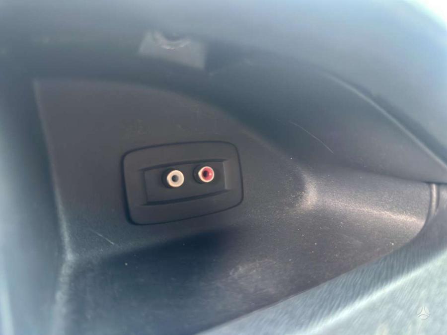 Balts Renault Kangoo 2012 Kauņa, ar dzinēja tilpumu 1.46 L un nobraukumu 377 tūkst. km par 3200 €, foto 33 vietnē AUTOMOTO.COM.LV