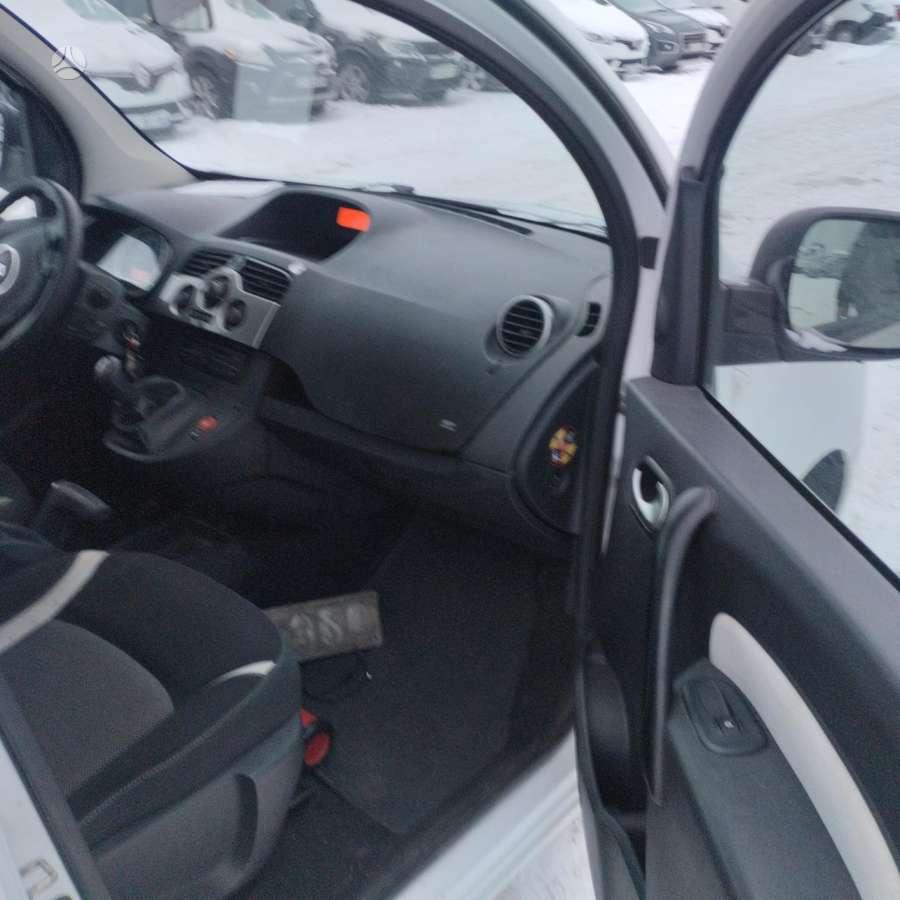 Balts Renault Kangoo 2013 Tauragė, ar dzinēja tilpumu 1.50 L un nobraukumu 270 tūkst. km par 3700 €, foto 5 vietnē AUTOMOTO.COM.LV