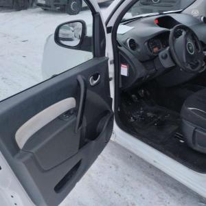 Balts Renault Kangoo 2013 Tauragė, ar dzinēja tilpumu 1.50 L un nobraukumu 270 tūkst. km par 3700 €, foto 10 vietnē AUTOMOTO.COM.LV