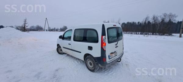 White Renault Kangoo 2014 in Riga, with an engine capacity of 1.40 L and mileage of 143 thousand km for 5500 €, photo 2 on AUTOMOTO.COM.LV