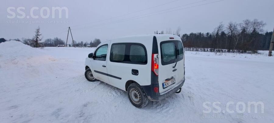 White Renault Kangoo 2014 in Riga, with an engine capacity of 1.40 L and mileage of 143 thousand km for 5500 €, photo 2 on AUTOMOTO.COM.LV