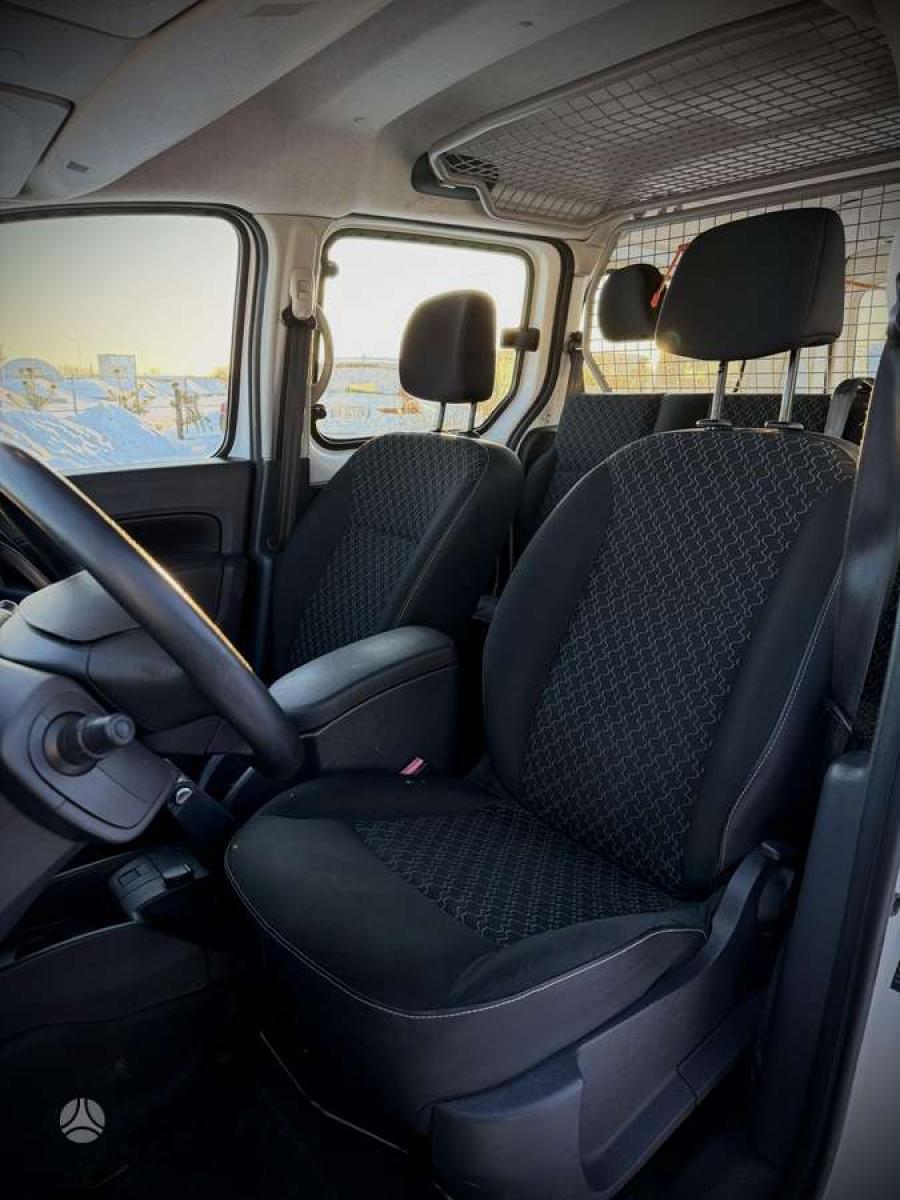 Balts Renault Kangoo 2014 Tauragė, ar dzinēja tilpumu 1.46 L un nobraukumu 200 tūkst. km par 5400 €, foto 20 vietnē AUTOMOTO.COM.LV