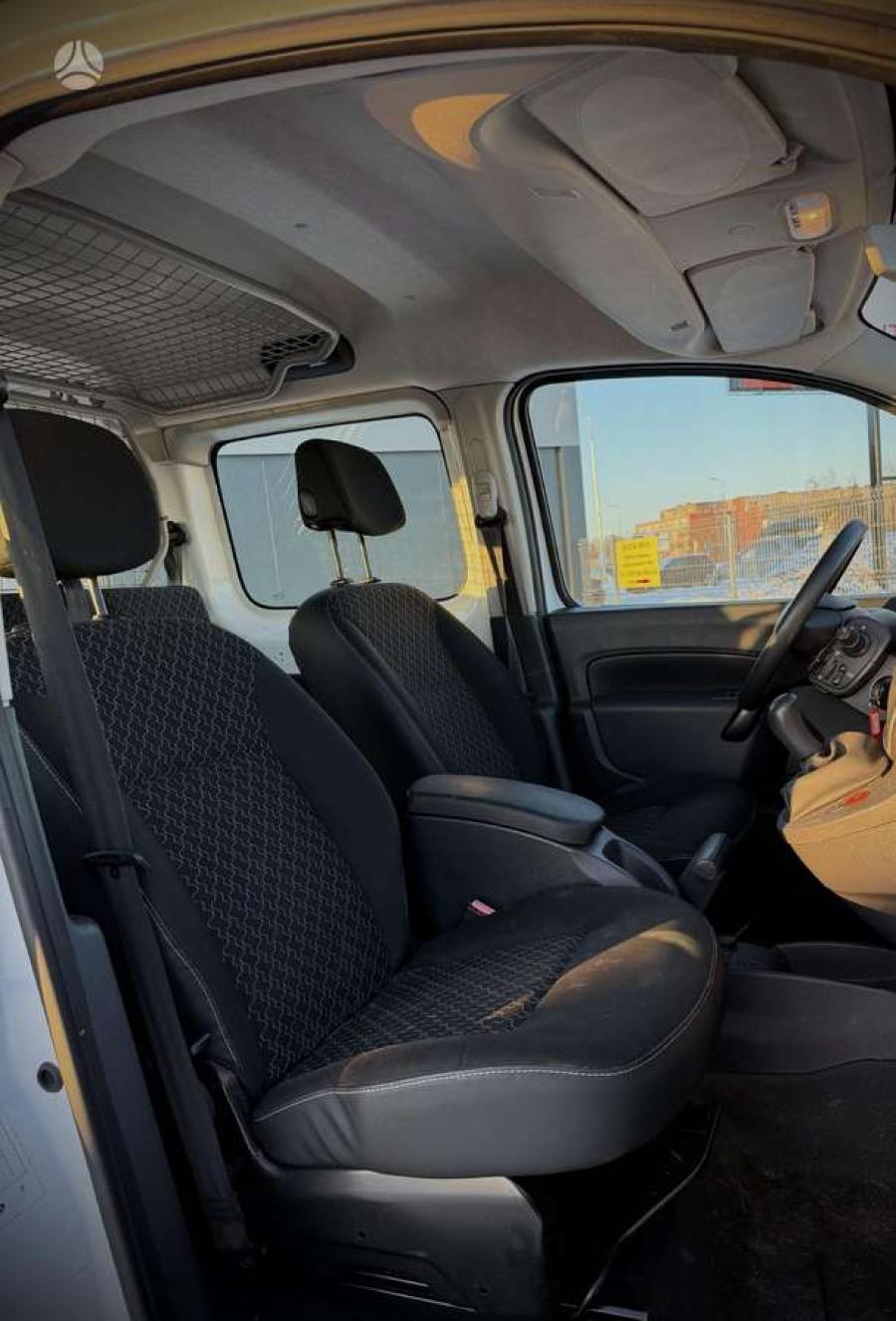 Balts Renault Kangoo 2014 Tauragė, ar dzinēja tilpumu 1.46 L un nobraukumu 200 tūkst. km par 5400 €, foto 21 vietnē AUTOMOTO.COM.LV