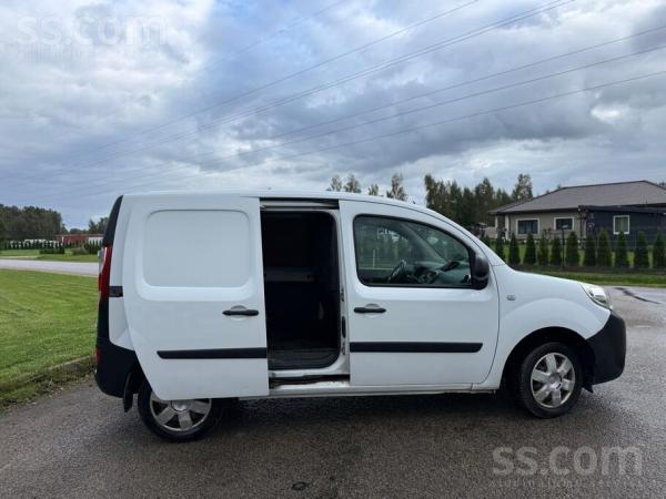 Renault Kangoo 2014 in Riga on AUTOMOTO.COM.LV White Renault Kangoo 2014 in Riga, with an engine capacity of 1.50 L and mileage of 325 thousand km for 3800 €, photo 6 on AUTOMOTO.COM.LV