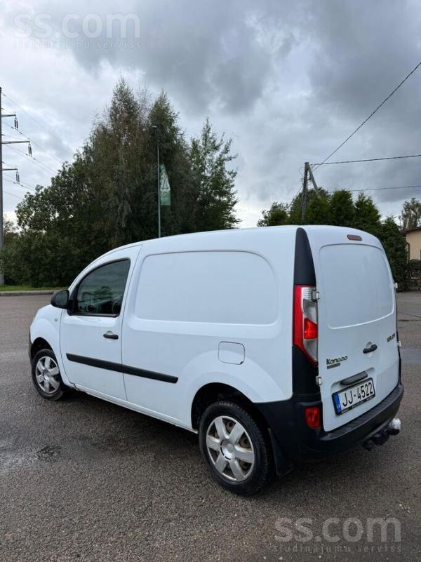 Renault Kangoo 2014 in Riga on AUTOMOTO.COM.LV White Renault Kangoo 2014 in Riga, with an engine capacity of 1.50 L and mileage of 325 thousand km for 3800 €, photo 7 on AUTOMOTO.COM.LV