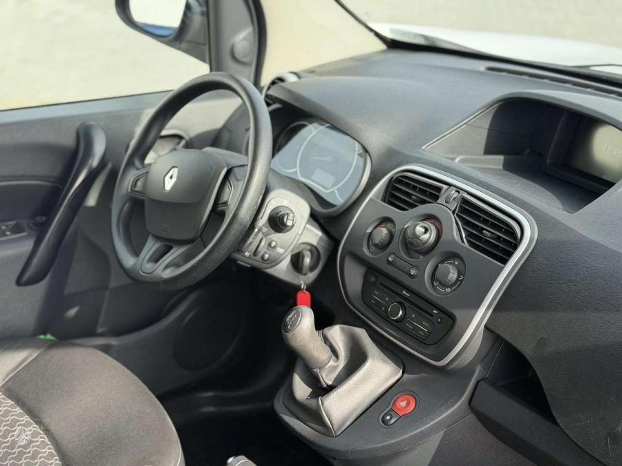 Balts Renault Kangoo 2014 Tauragė, ar dzinēja tilpumu 1.46 L un nobraukumu 200 tūkst. km par 5300 €, foto 17 vietnē AUTOMOTO.COM.LV