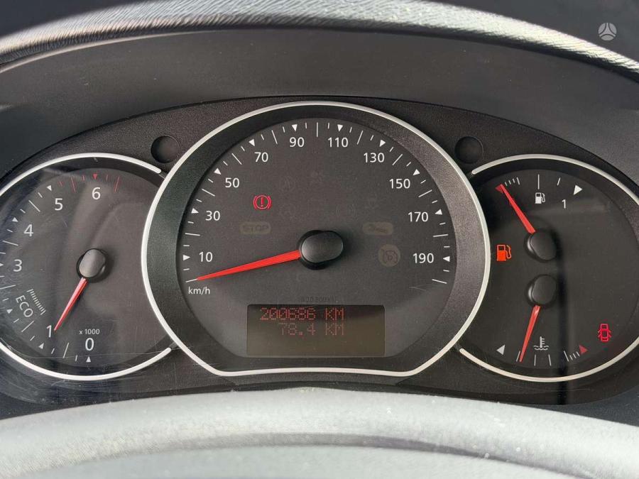 Balts Renault Kangoo 2014 Tauragė, ar dzinēja tilpumu 1.46 L un nobraukumu 200 tūkst. km par 5300 €, foto 25 vietnē AUTOMOTO.COM.LV