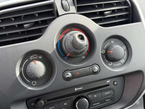 Balts Renault Kangoo 2014 Tauragė, ar dzinēja tilpumu 1.46 L un nobraukumu 200 tūkst. km par 5300 €, foto 28 vietnē AUTOMOTO.COM.LV