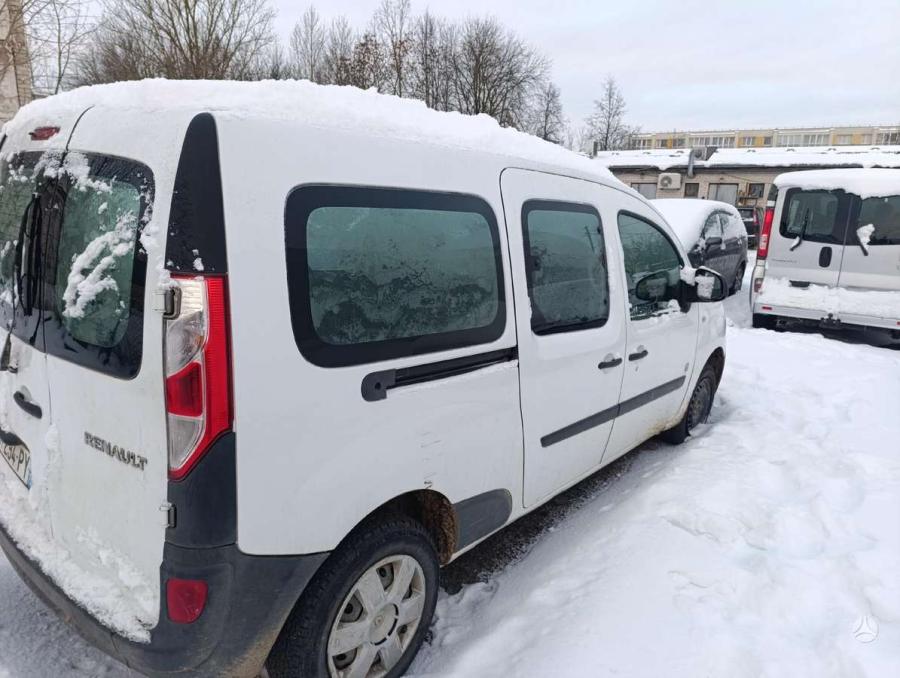 Balts Renault Kangoo 2016 Panevēža, ar dzinēja tilpumu 0.00 L un nobraukumu 29 tūkst. km par 2400 €, foto 6 vietnē AUTOMOTO.COM.LV