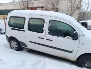 Balts Renault Kangoo 2016 Panevēža, ar dzinēja tilpumu 0.00 L un nobraukumu 29 tūkst. km par 2400 €, foto 7 vietnē AUTOMOTO.COM.LV
