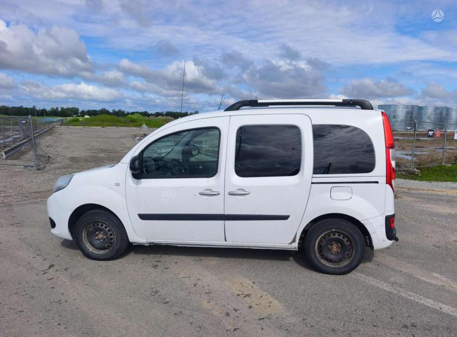 Balts Renault Kangoo 2017 Kauņa, ar dzinēja tilpumu 1.46 L un nobraukumu 354 tūkst. km par 4500 €, foto 3 vietnē AUTOMOTO.COM.LV