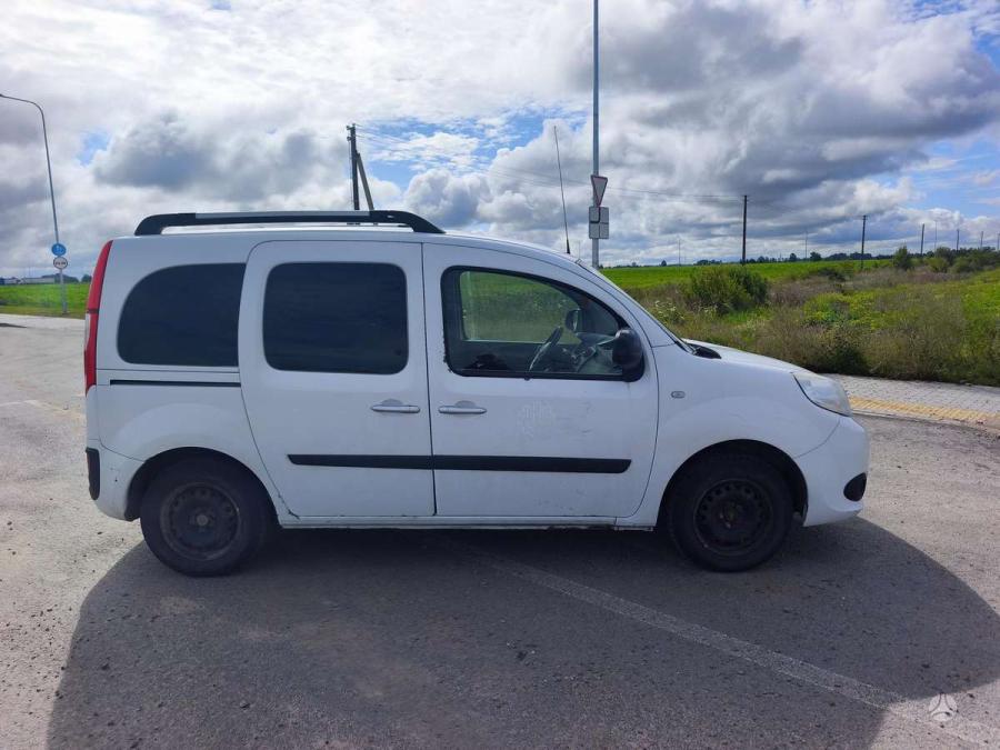 Balts Renault Kangoo 2017 Kauņa, ar dzinēja tilpumu 1.46 L un nobraukumu 354 tūkst. km par 4500 €, foto 4 vietnē AUTOMOTO.COM.LV