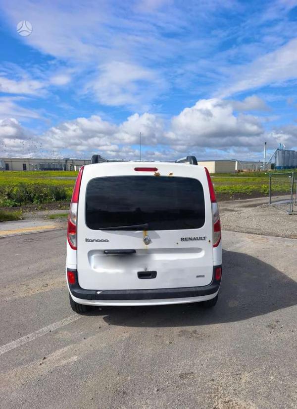 White Renault Kangoo 2017 in Kaunas, with an engine capacity of 1.46 L and mileage of 354 thousand km for 4500 €, photo 4 on AUTOMOTO.COM.LV