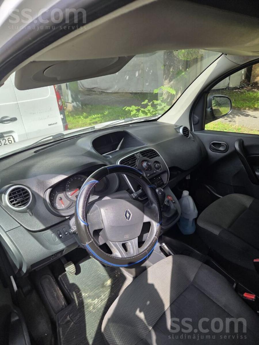 Balts Renault Kangoo 2017 Rīga, ar dzinēja tilpumu 1.50 L un nobraukumu 210 tūkst. km par 4800 €, foto 1 vietnē AUTOMOTO.COM.LV