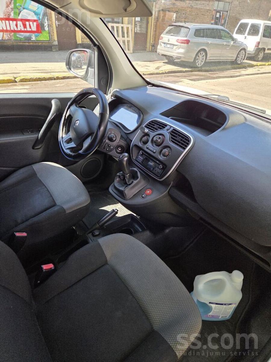 Balts Renault Kangoo 2017 Rīga, ar dzinēja tilpumu 1.50 L un nobraukumu 210 tūkst. km par 4800 €, foto 6 vietnē AUTOMOTO.COM.LV