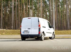 White Renault Kangoo 2018 in Riga, with an engine capacity of 1.50 L and mileage of 320 thousand km for 3990 €, photo 6 on AUTOMOTO.COM.LV