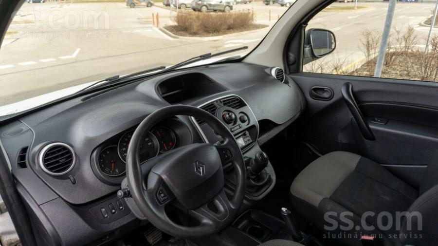 White Renault Kangoo 2018 in Riga, with an engine capacity of 1.50 L and mileage of 320 thousand km for 3990 €, photo 10 on AUTOMOTO.COM.LV