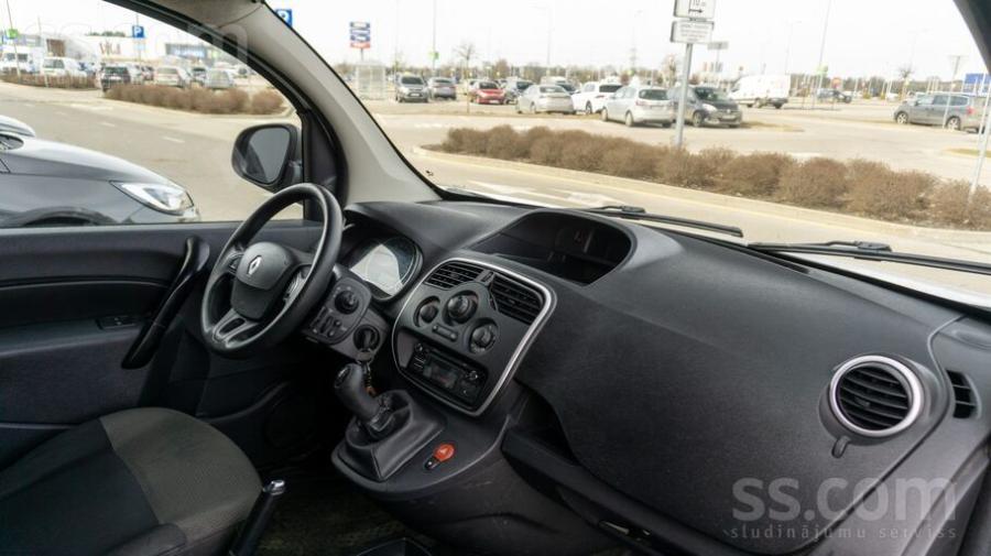 White Renault Kangoo 2018 in Riga, with an engine capacity of 1.50 L and mileage of 320 thousand km for 3990 €, photo 11 on AUTOMOTO.COM.LV