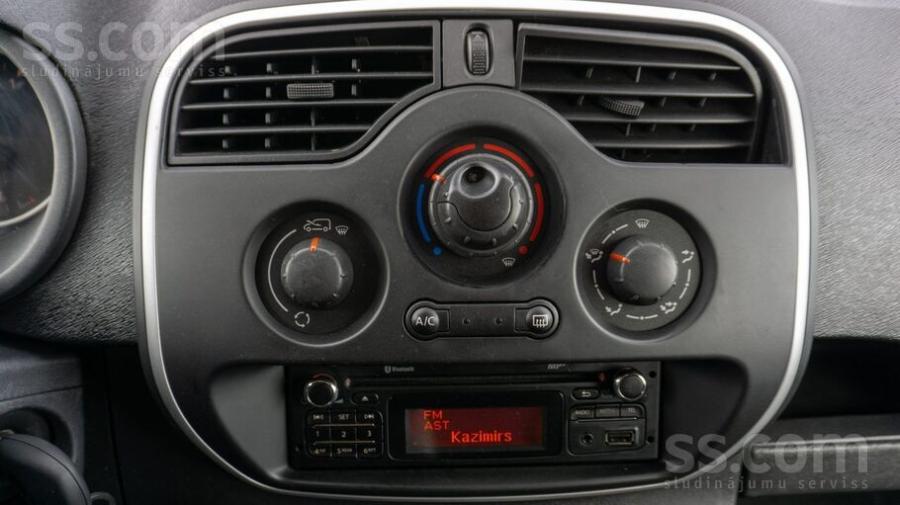 White Renault Kangoo 2018 in Riga, with an engine capacity of 1.50 L and mileage of 320 thousand km for 3990 €, photo 14 on AUTOMOTO.COM.LV