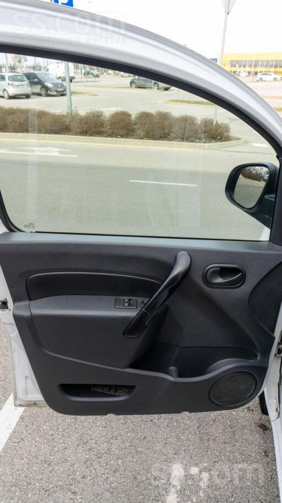 White Renault Kangoo 2018 in Riga, with an engine capacity of 1.50 L and mileage of 320 thousand km for 3990 €, photo 19 on AUTOMOTO.COM.LV