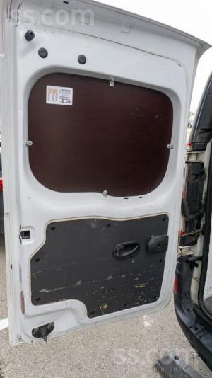White Renault Kangoo 2018 in Riga, with an engine capacity of 1.50 L and mileage of 320 thousand km for 3990 €, photo 22 on AUTOMOTO.COM.LV