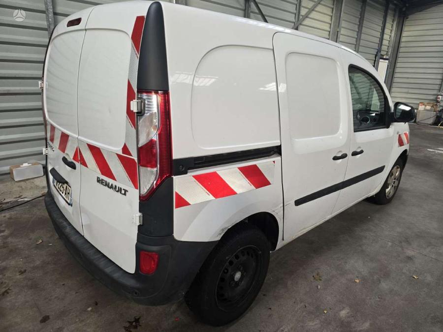 White Renault Kangoo 2020 in Taurage, with an engine capacity of 1.50 L and mileage of 250 thousand km for 3500 €, photo 3 on AUTOMOTO.COM.LV