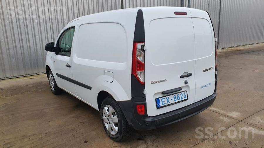 White Renault Kangoo 2021 in Riga, with an engine capacity of 1.50 L and mileage of 33 thousand km for 14500 €, photo 5 on AUTOMOTO.COM.LV
