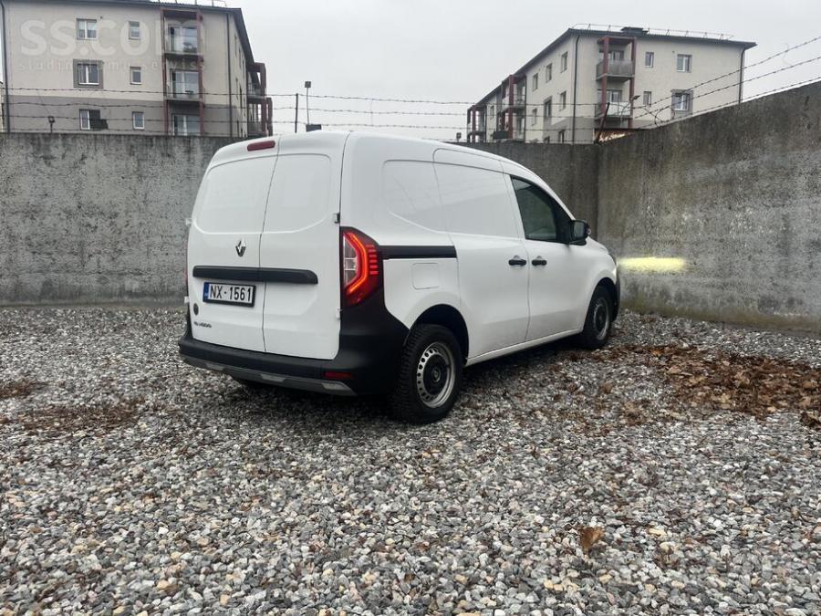 White Renault Kangoo 2022 in Riga, with an engine capacity of 1.50 L and mileage of 60 thousand km for 14900 €, photo 3 on AUTOMOTO.COM.LV