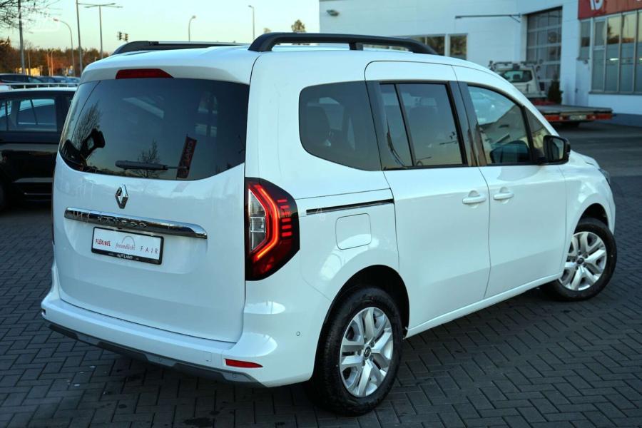 White Renault Kangoo 2023 in Kaunas, with an engine capacity of 1.30 L and mileage of 30 thousand km for 27540 €, photo 8 on AUTOMOTO.COM.LV