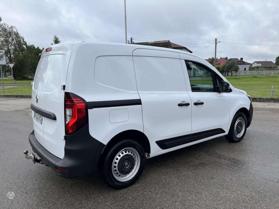 White Renault Kangoo 2023 in Taurage, with an engine capacity of 1.46 L and mileage of 167 thousand km for 11253 €, photo 5 on AUTOMOTO.COM.LV