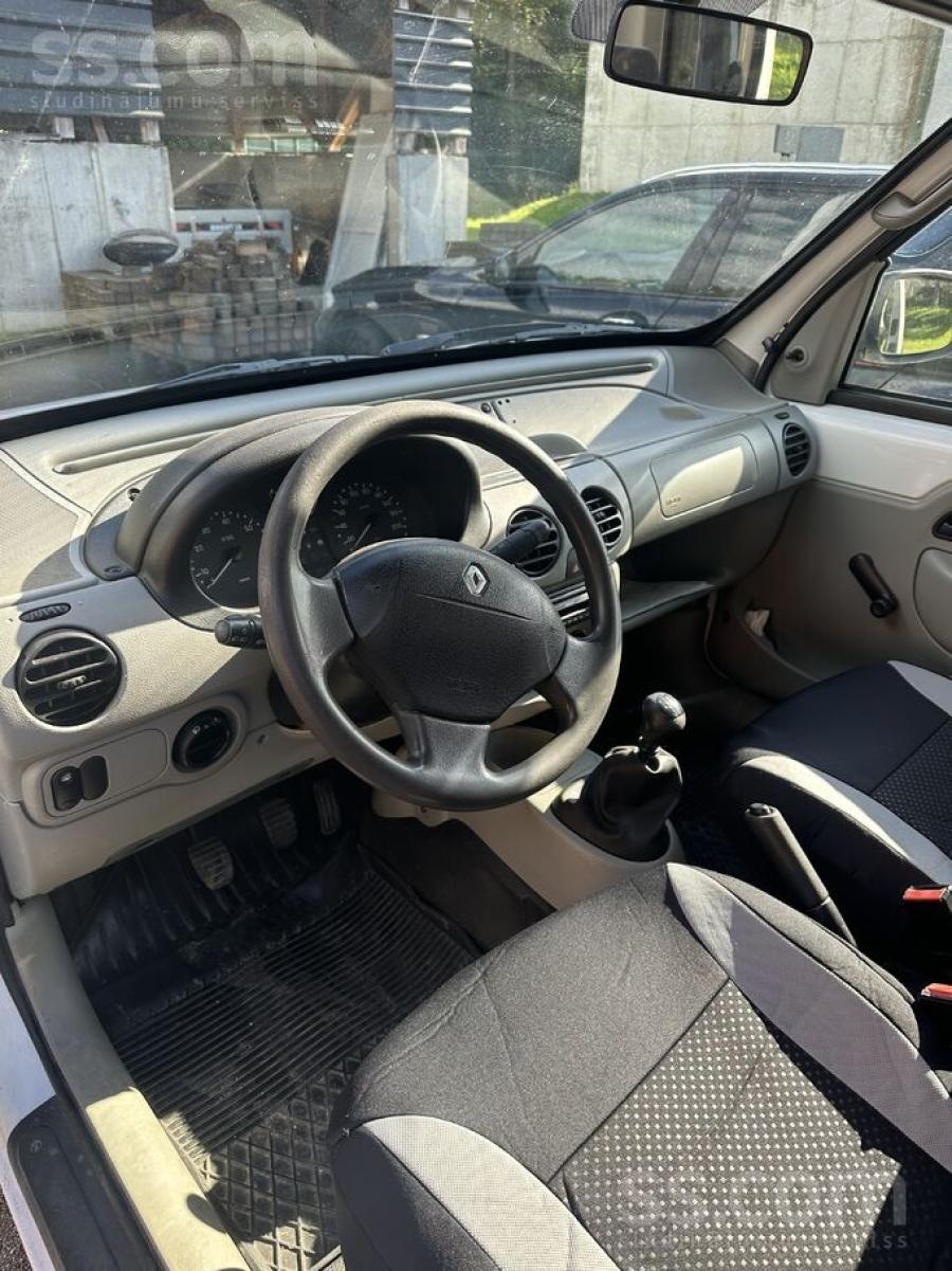 Balts Renault Kangoo 2003 Ludza, ar dzinēja tilpumu 1.60 L un nobraukumu 282 tūkst. km par 1500 €, foto 4 vietnē AUTOMOTO.COM.LV
