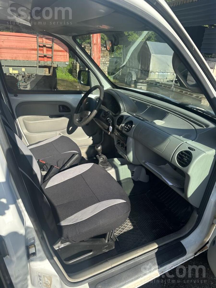 Balts Renault Kangoo 2003 Ludza, ar dzinēja tilpumu 1.60 L un nobraukumu 282 tūkst. km par 1500 €, foto 6 vietnē AUTOMOTO.COM.LV