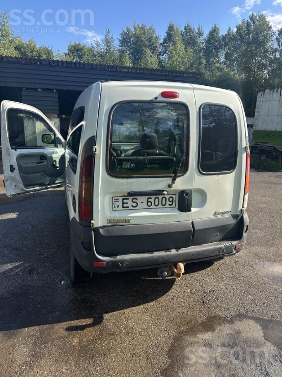 Balts Renault Kangoo 2003 Ludza, ar dzinēja tilpumu 1.60 L un nobraukumu 282 tūkst. km par 1500 €, foto 10 vietnē AUTOMOTO.COM.LV
