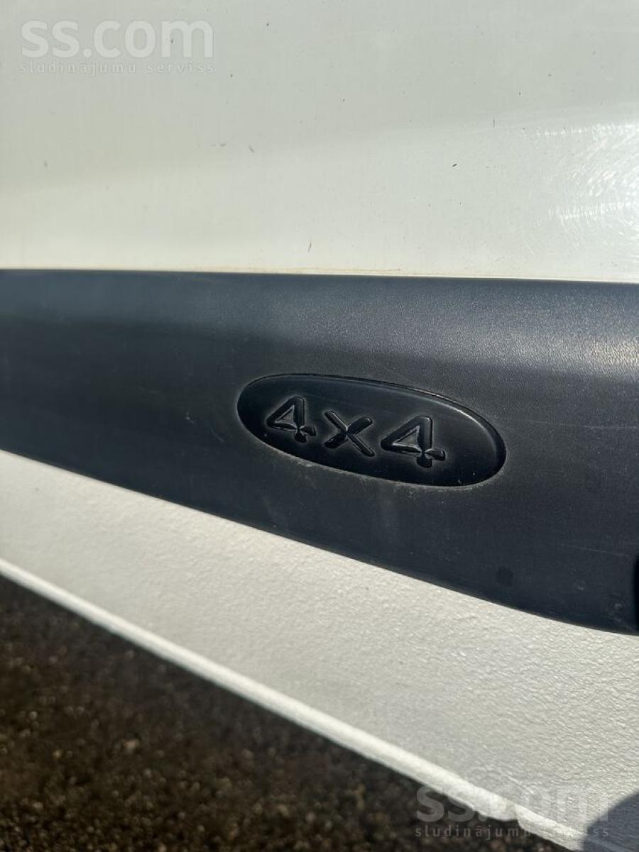 Balts Renault Kangoo 2003 Ludza, ar dzinēja tilpumu 1.60 L un nobraukumu 282 tūkst. km par 1500 €, foto 12 vietnē AUTOMOTO.COM.LV