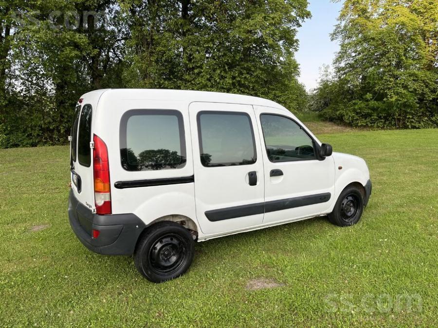 Balts Renault Kangoo 2005 Liepāja, ar dzinēja tilpumu 1.50 L un nobraukumu 288 tūkst. km par 1700 €, foto 5 vietnē AUTOMOTO.COM.LV