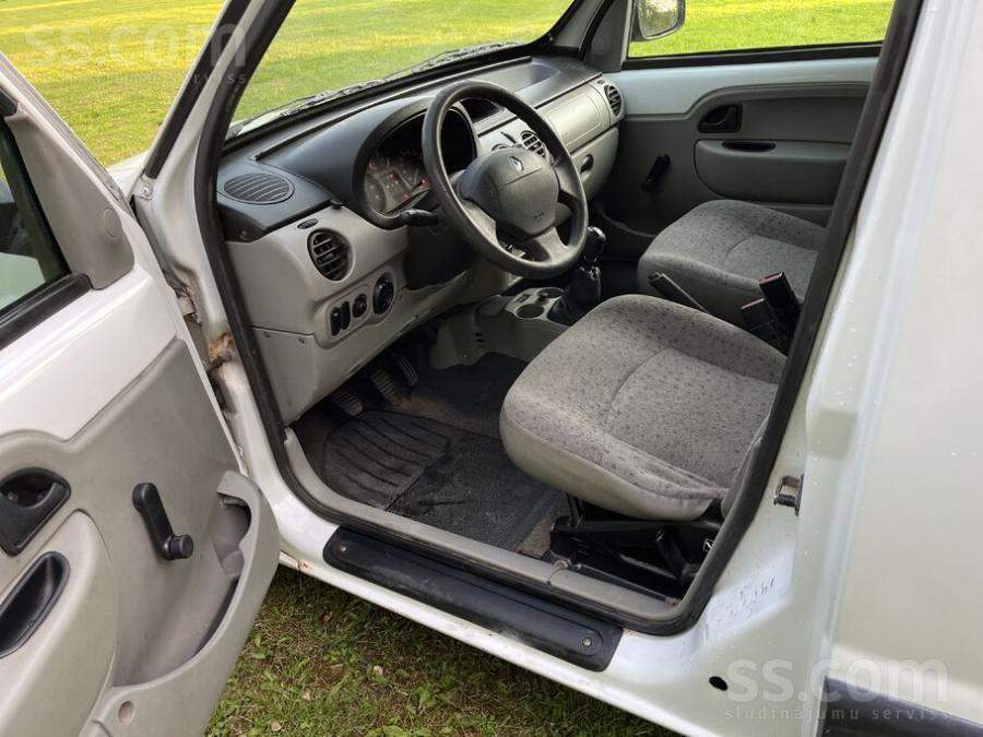 Balts Renault Kangoo 2005 Liepāja, ar dzinēja tilpumu 1.50 L un nobraukumu 288 tūkst. km par 1700 €, foto 7 vietnē AUTOMOTO.COM.LV