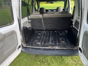 Balts Renault Kangoo 2005 Liepāja, ar dzinēja tilpumu 1.50 L un nobraukumu 288 tūkst. km par 1700 €, foto 10 vietnē AUTOMOTO.COM.LV