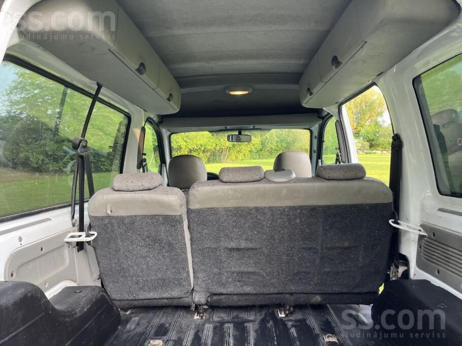 Balts Renault Kangoo 2005 Liepāja, ar dzinēja tilpumu 1.50 L un nobraukumu 288 tūkst. km par 1700 €, foto 12 vietnē AUTOMOTO.COM.LV