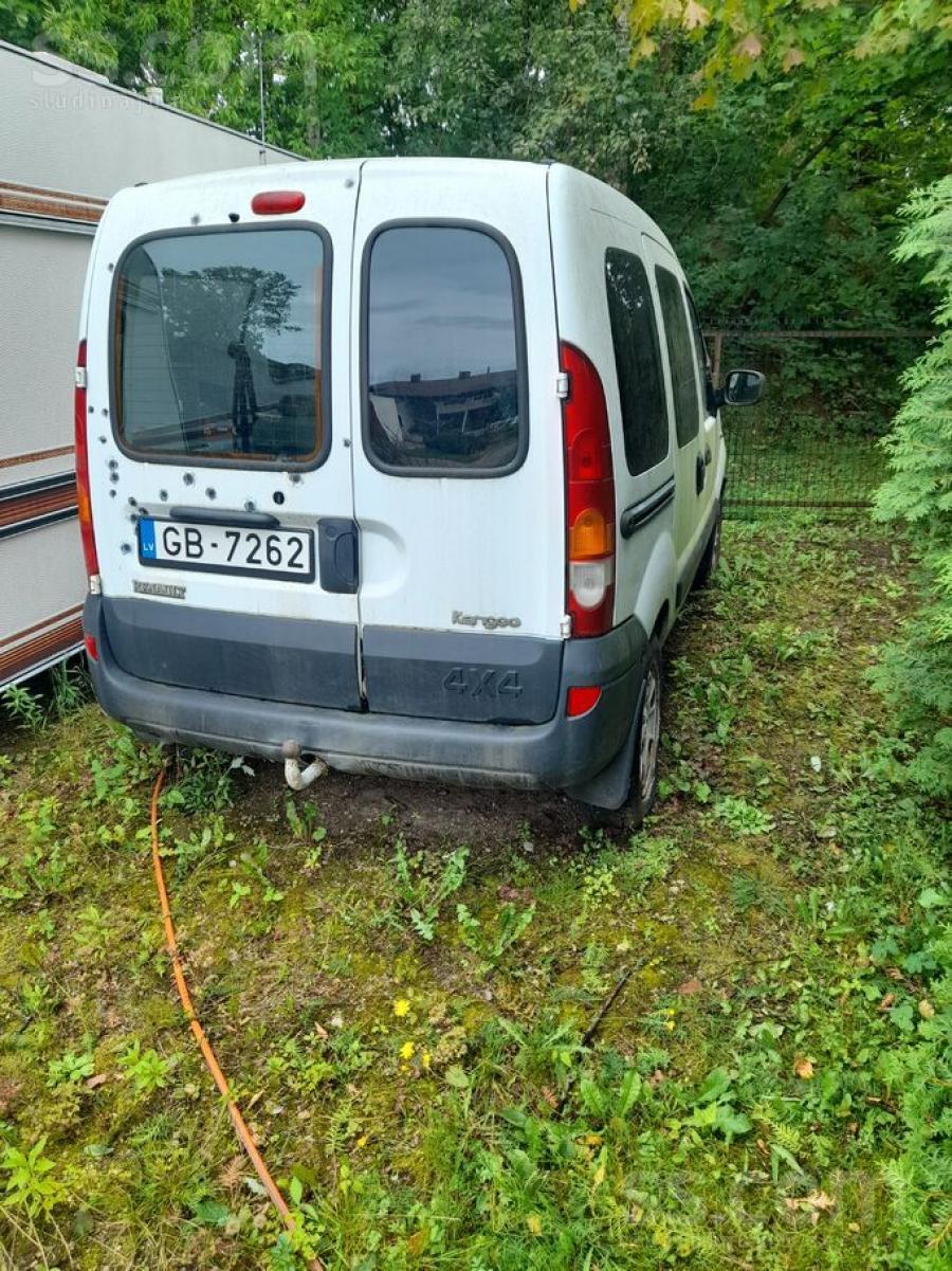 Balts Renault Kangoo 2006 Rēzekne, ar dzinēja tilpumu 1.60 L un nobraukumu 230 tūkst. km par 1100 €, foto 5 vietnē AUTOMOTO.COM.LV