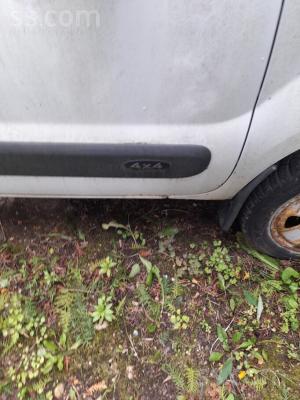 Balts Renault Kangoo 2006 Rēzekne, ar dzinēja tilpumu 1.60 L un nobraukumu 230 tūkst. km par 1100 €, foto 6 vietnē AUTOMOTO.COM.LV