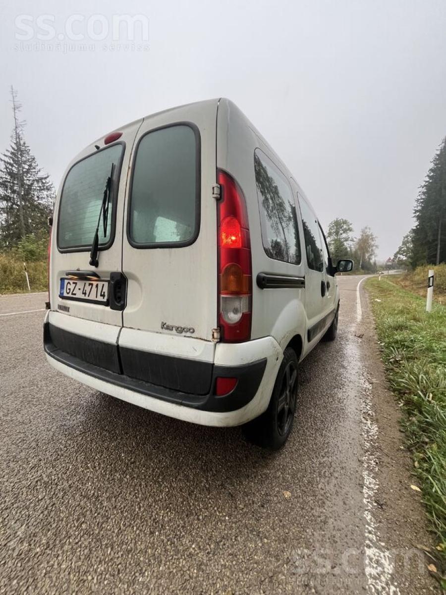 Balts Renault Kangoo 2007 Rīga, ar dzinēja tilpumu 1.60 L un nobraukumu 230 tūkst. km par 1000 €, foto 2 vietnē AUTOMOTO.COM.LV