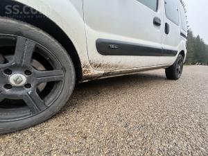 Balts Renault Kangoo 2007 Rīga, ar dzinēja tilpumu 1.60 L un nobraukumu 230 tūkst. km par 1000 €, foto 3 vietnē AUTOMOTO.COM.LV