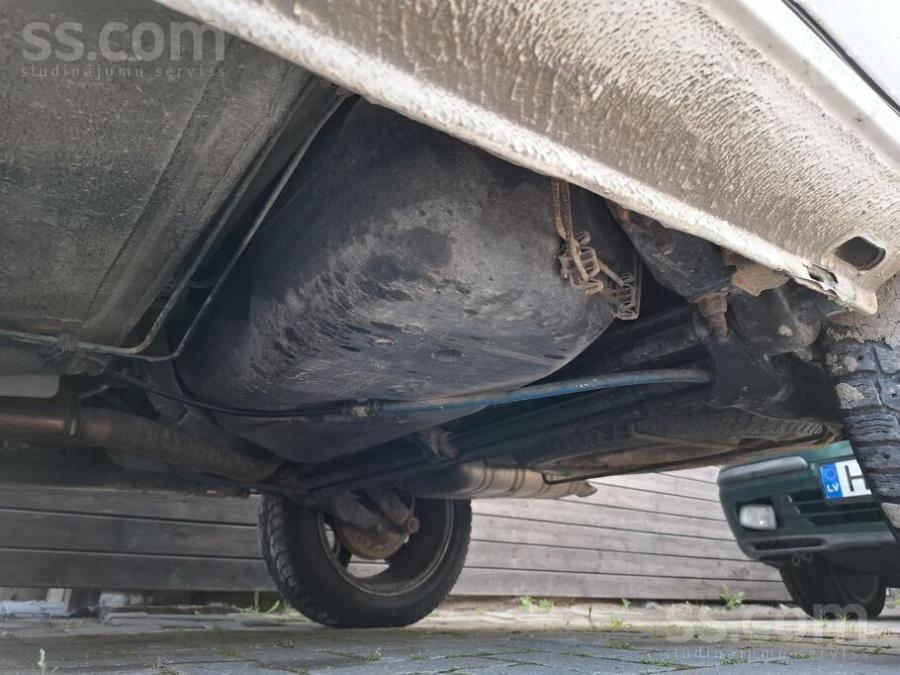 Balts Renault Kangoo 2007 Rīga, ar dzinēja tilpumu 1.60 L un nobraukumu 230 tūkst. km par 1000 €, foto 6 vietnē AUTOMOTO.COM.LV