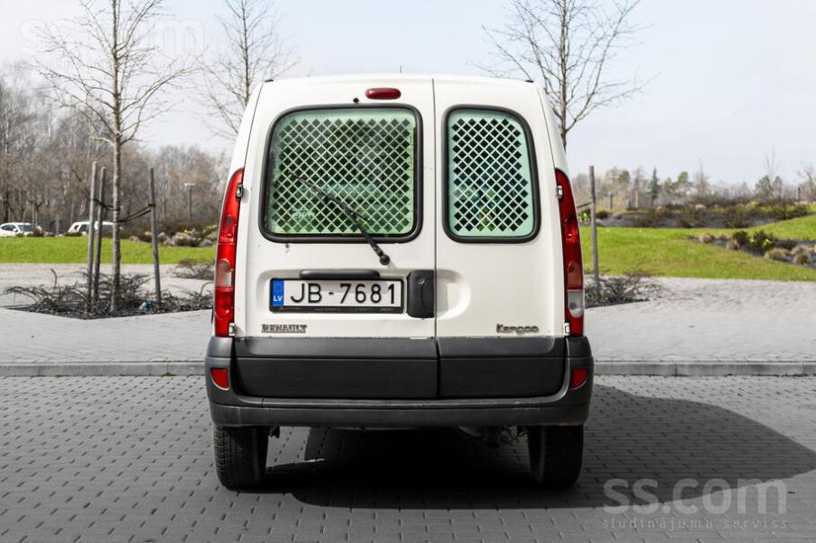 White Renault Kangoo 2008 in Jelgava, with an engine capacity of 1.40 L and mileage of 391 thousand km for 6990 €, photo 5 on AUTOMOTO.COM.LV