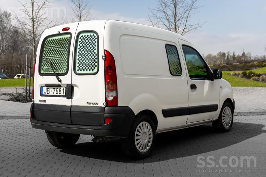 White Renault Kangoo 2008 in Jelgava, with an engine capacity of 1.40 L and mileage of 391 thousand km for 6990 €, photo 6 on AUTOMOTO.COM.LV