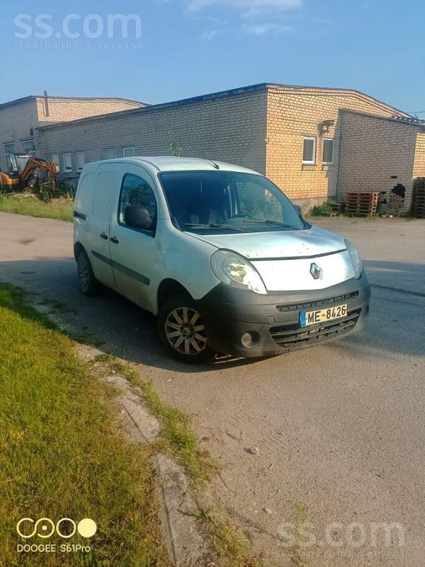 White Renault Kangoo 2011 in Riga, with an engine capacity of 1.50 L and mileage of 588 thousand km for 1200 €, photo 3 on AUTOMOTO.COM.LV