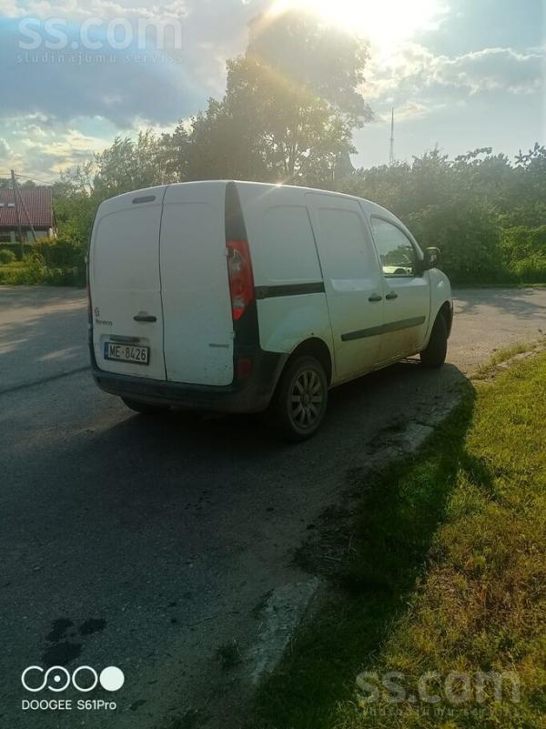 White Renault Kangoo 2011 in Riga, with an engine capacity of 1.50 L and mileage of 588 thousand km for 1200 €, photo 4 on AUTOMOTO.COM.LV