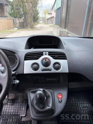 Balts Renault Kangoo 2011 Jēkabpils, ar dzinēja tilpumu 1.50 L un nobraukumu 547 tūkst. km par 2750 €, foto 9 vietnē AUTOMOTO.COM.LV